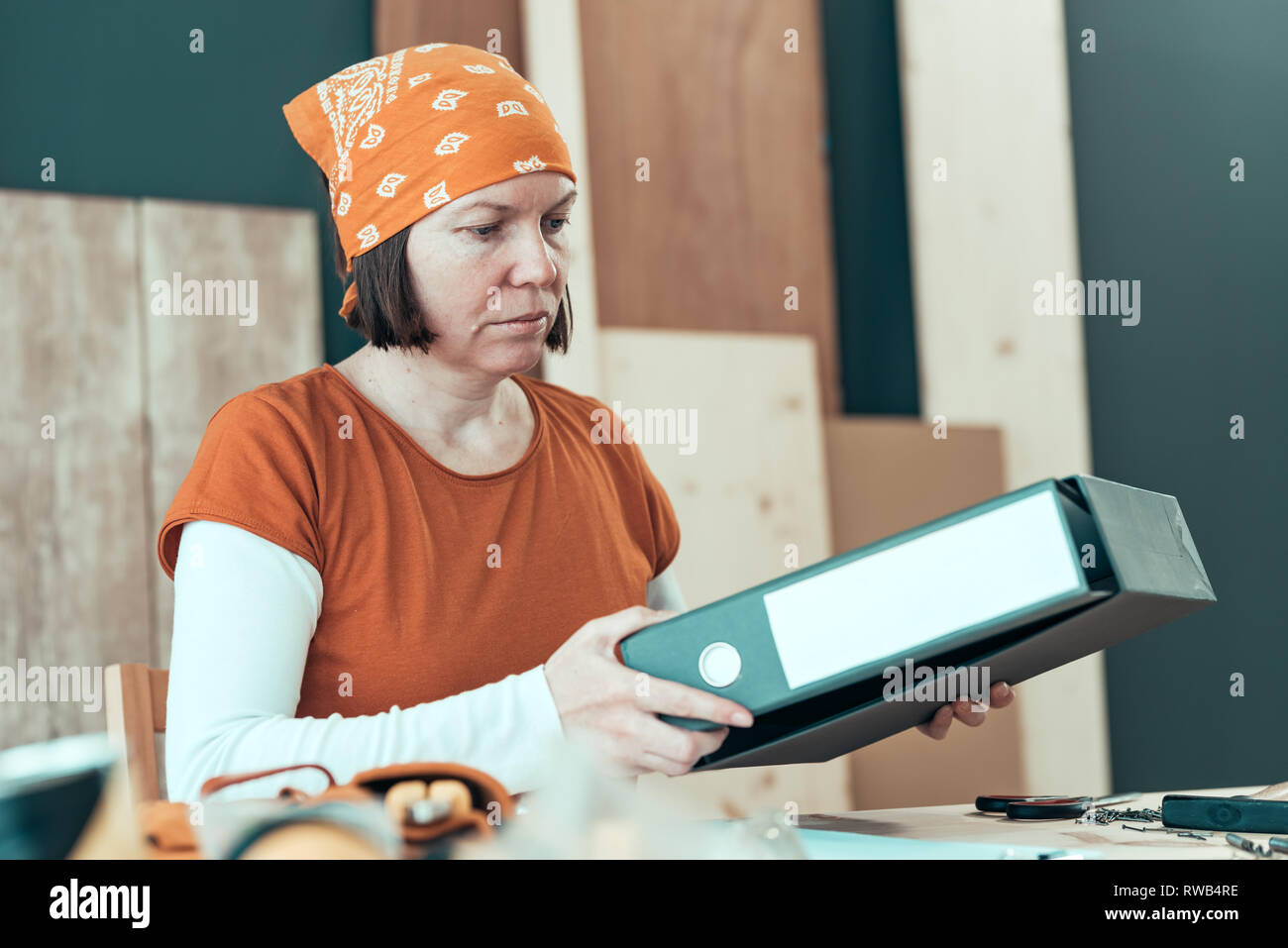 Bookkeeping small hi-res stock photography and images - Alamy