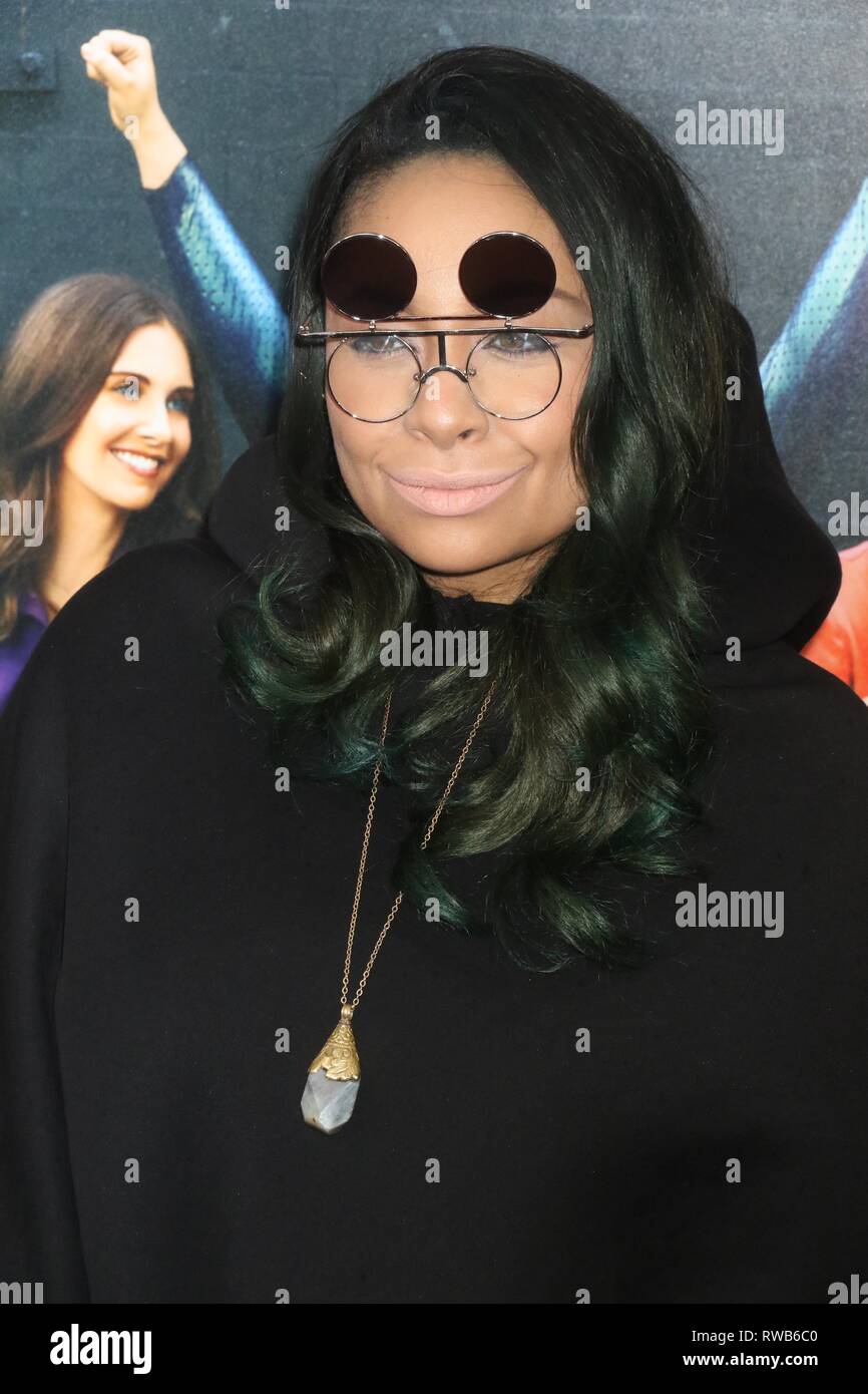 RAVEN SYMONE 2016 Photo By John Barrett/PHOTOlink Stock Photo - Alamy
