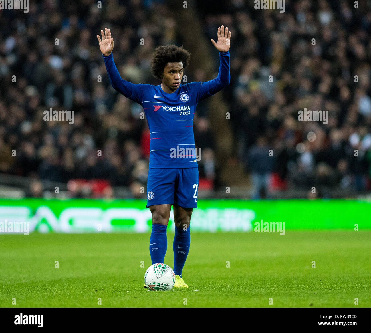 London england january 08 hi-res stock photography and images - Alamy