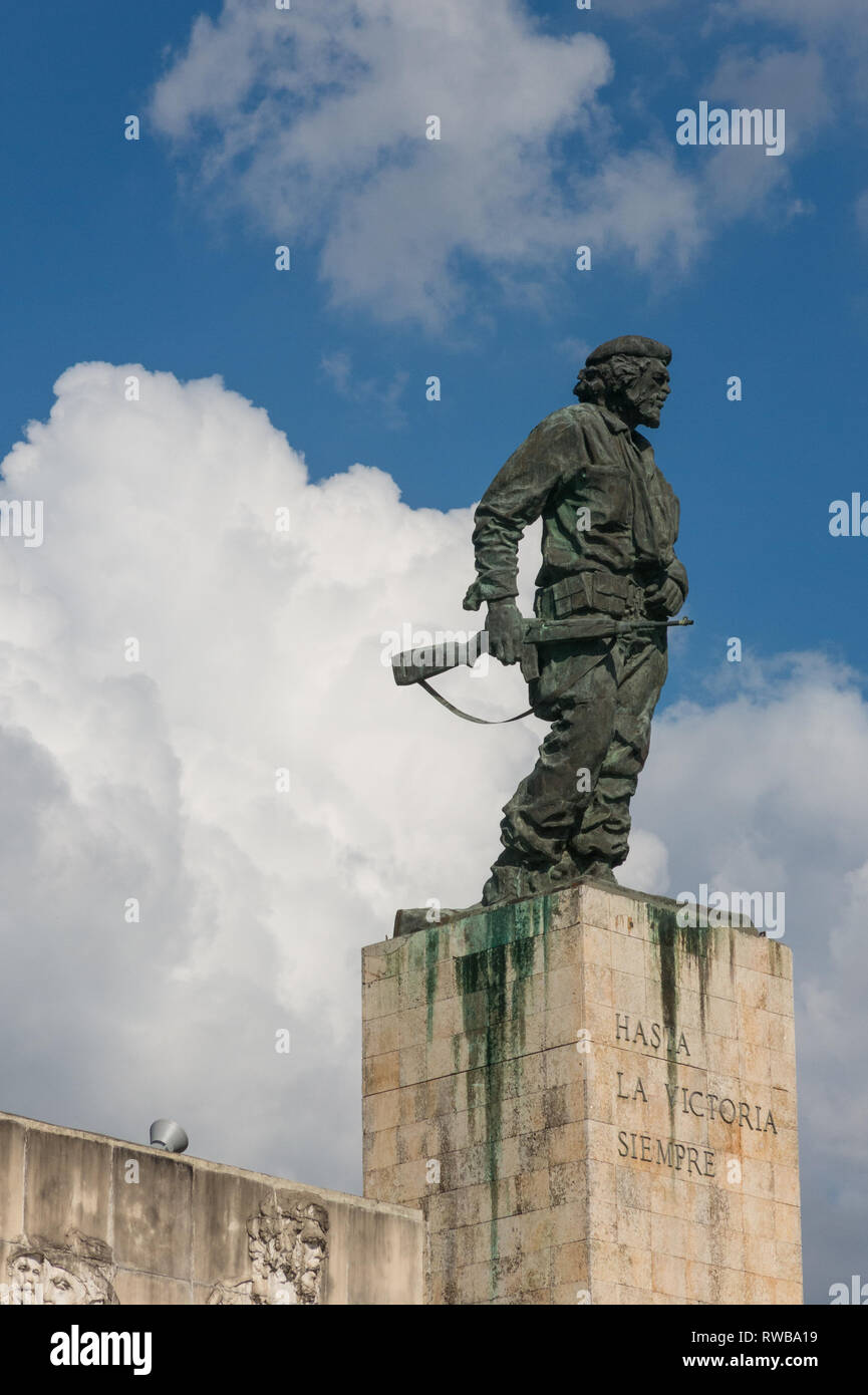 Statue of Che Guevara in the Memorial and Museum in Santa clara. Che ...