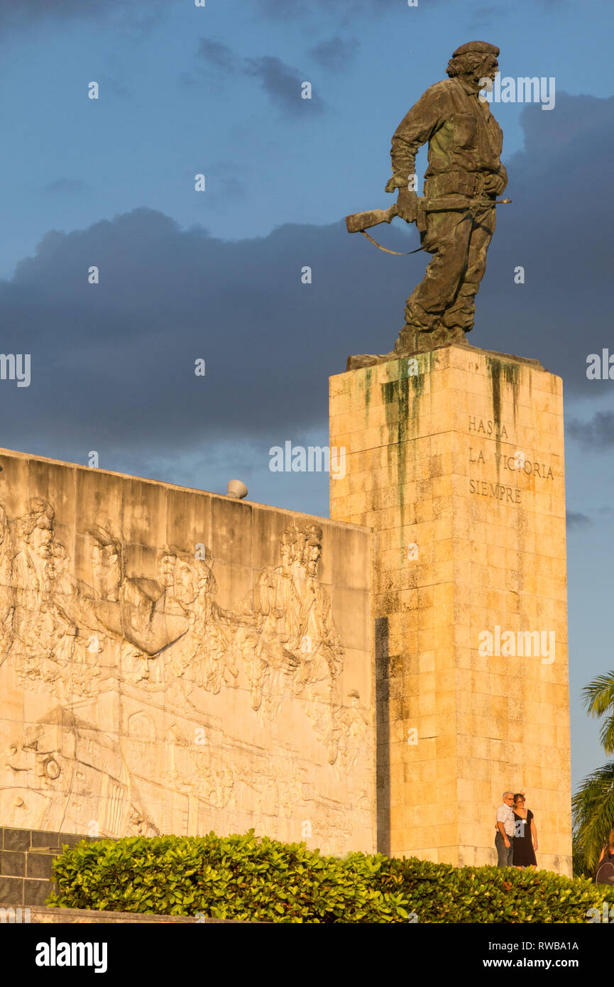SANTA CLARA,CUBA-JANUARY 6, 2017: Statue of Che Guevara in the Memorial ...