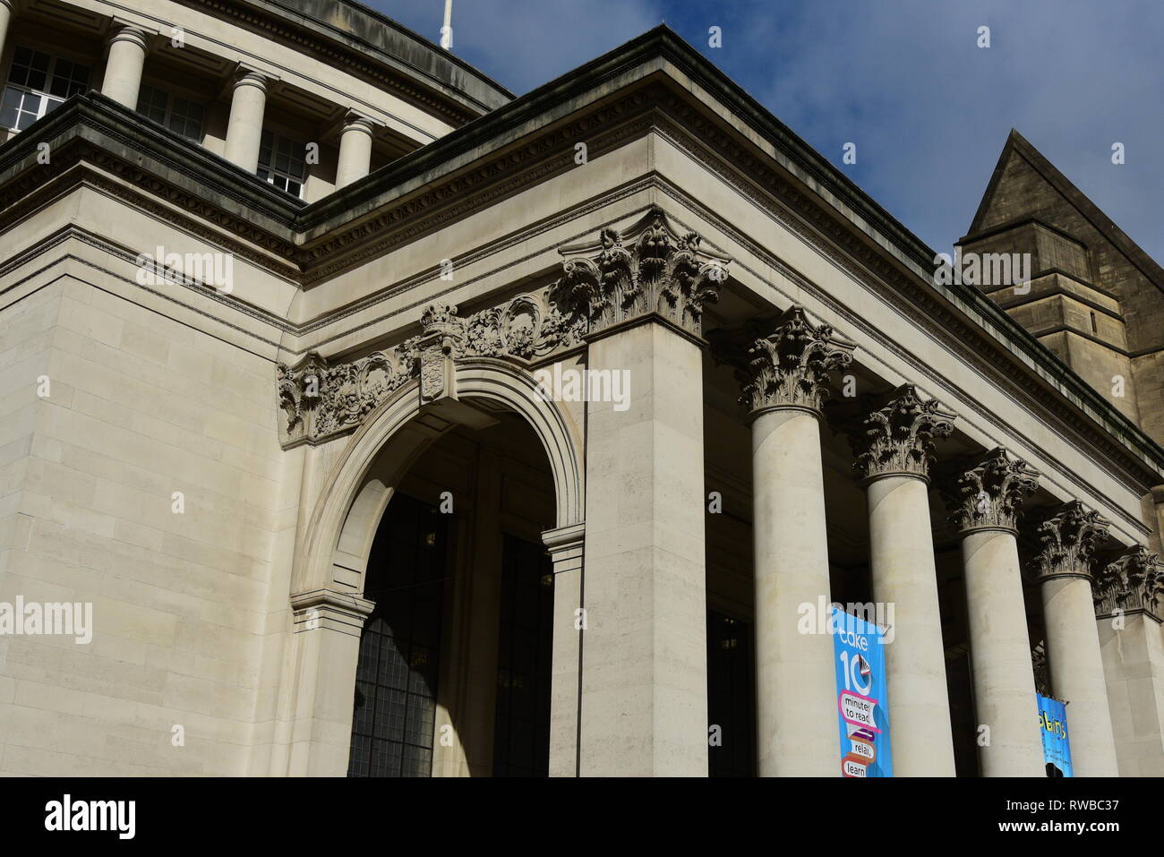 Manchester city centre libraries hi-res stock photography and images ...