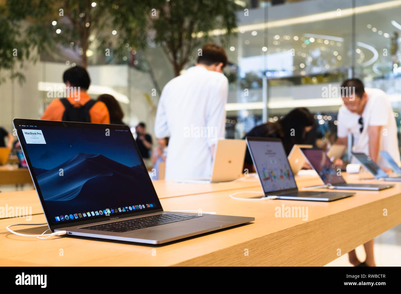 Macbook air 2019 hi-res stock photography and images - Alamy