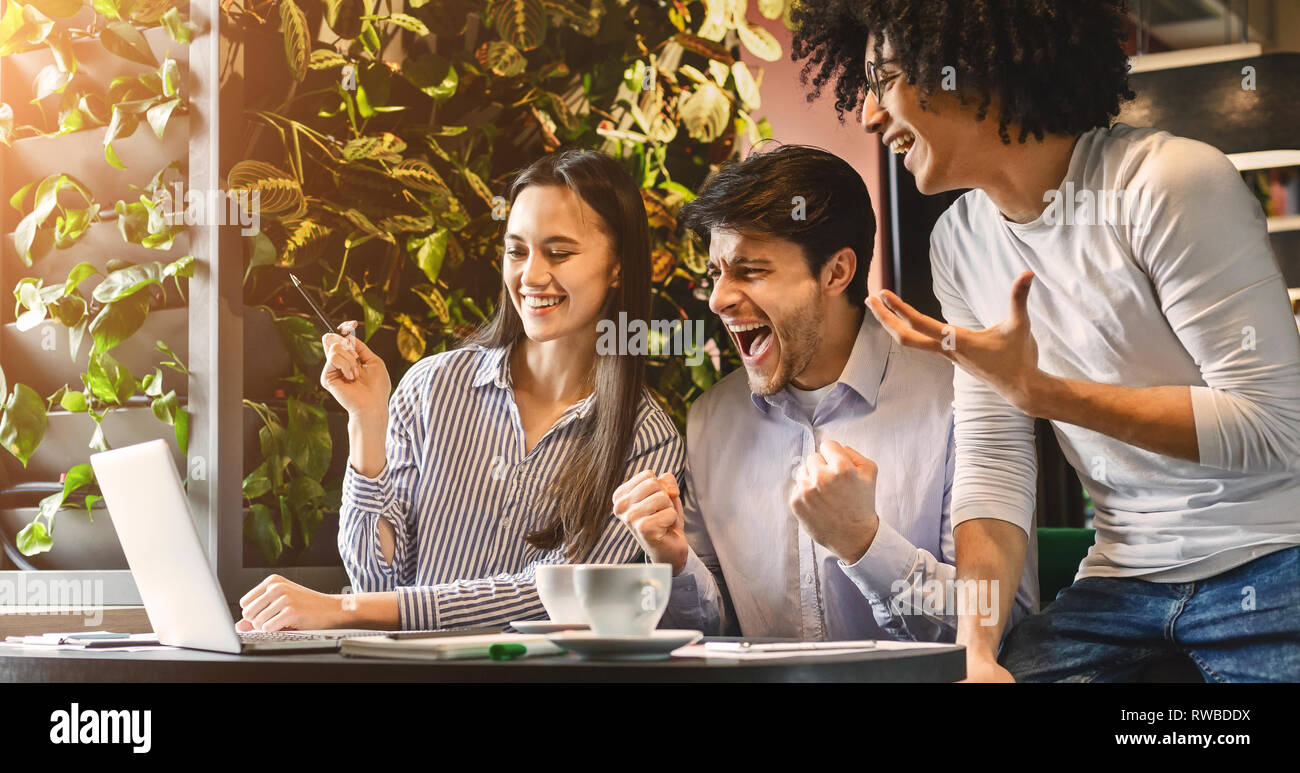 Group project celebration hi-res stock photography and images - Alamy