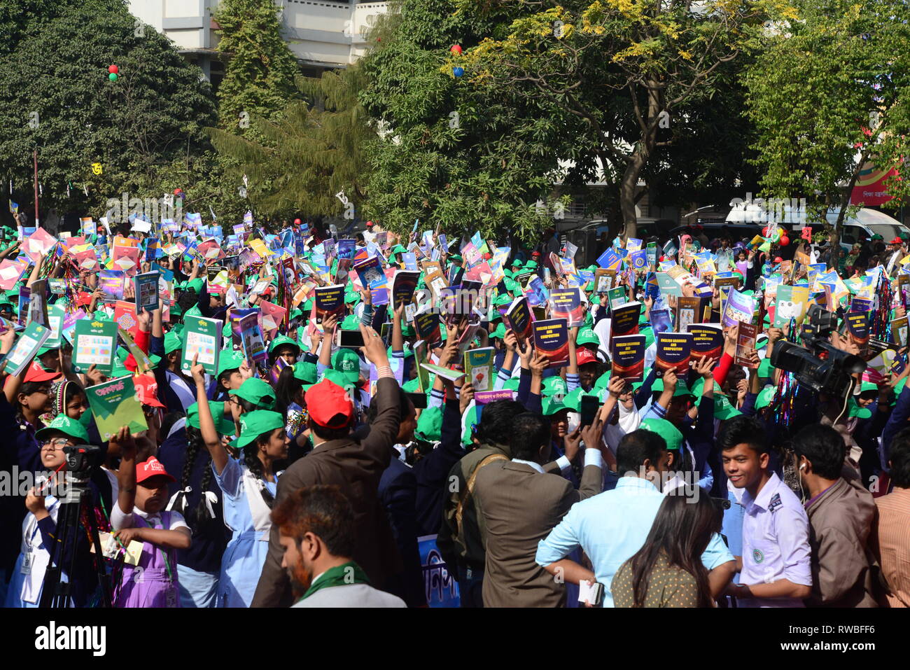 Bangladeshi students hi-res stock photography and images - Alamy