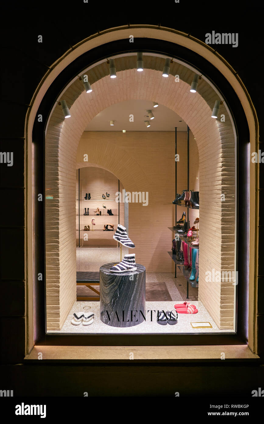 Rome shop valentino hi-res stock photography and images - Alamy