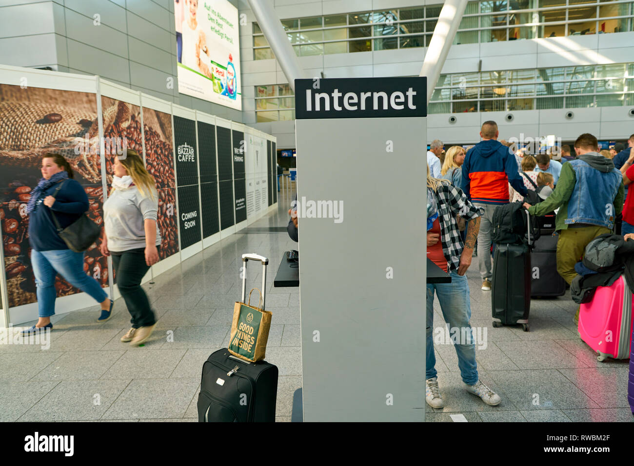 Internet kiosk hi-res stock photography and images - Alamy