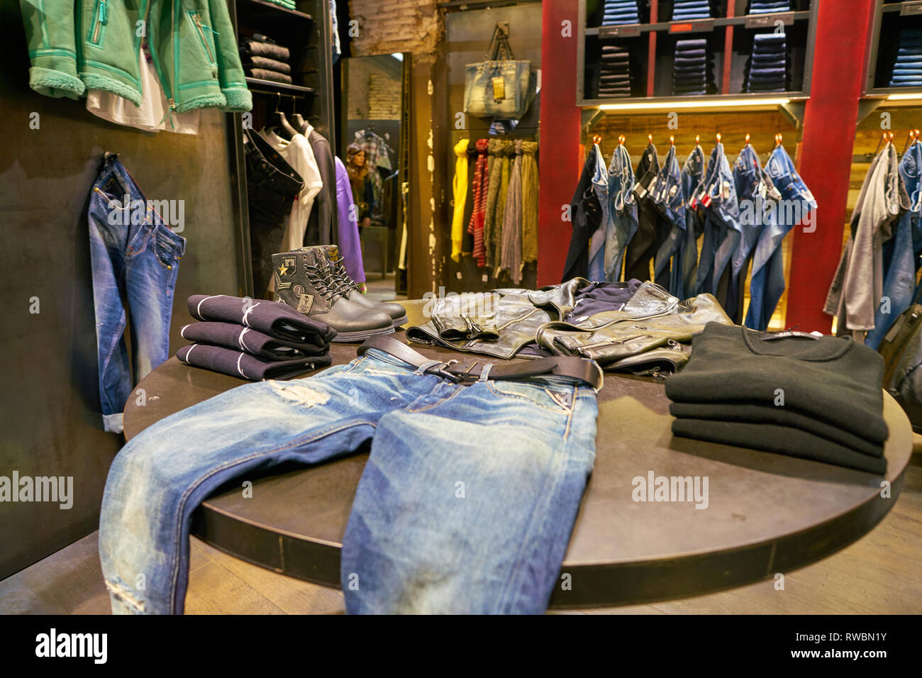Replay clothing store hi-res stock photography and images - Alamy