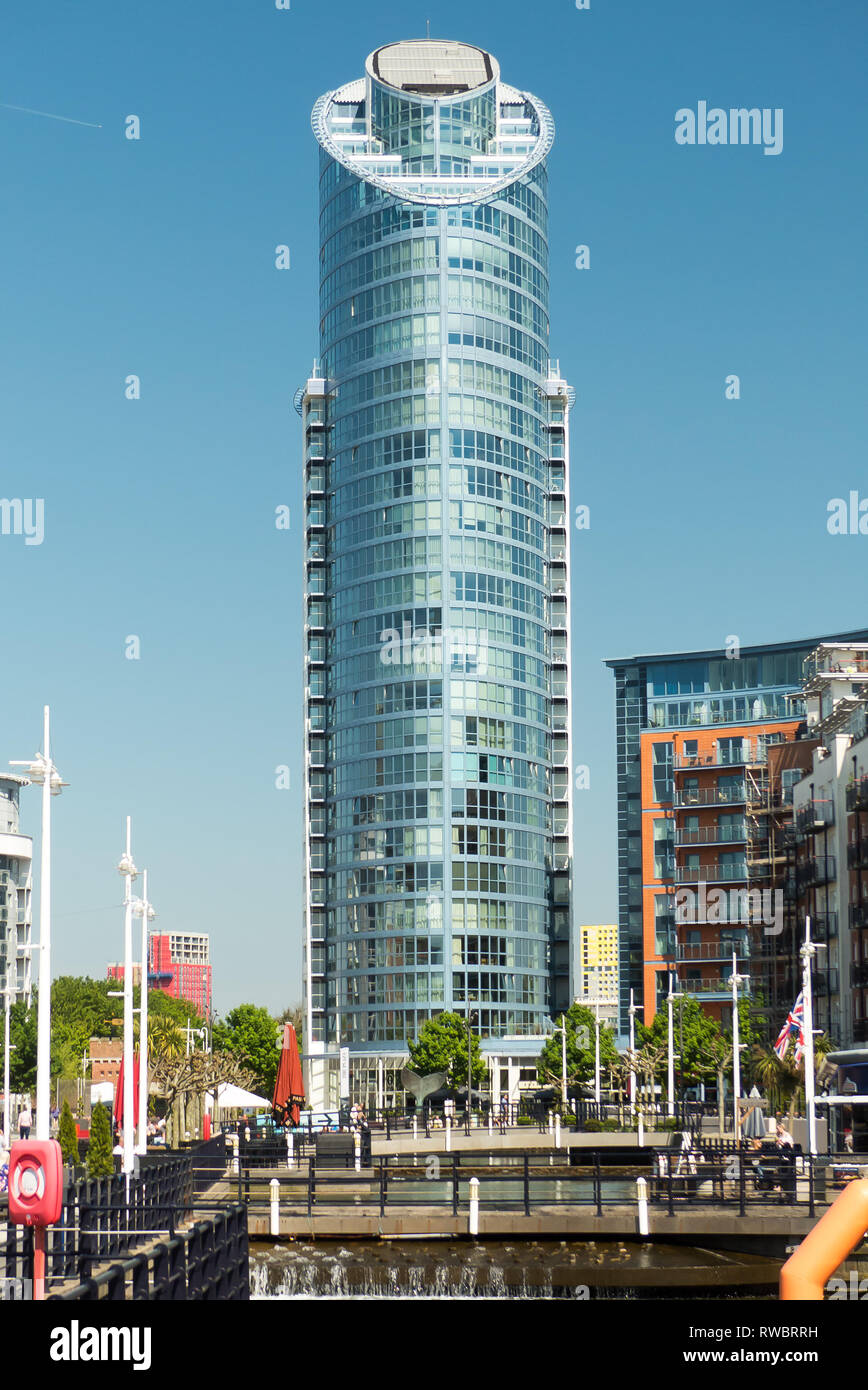 Tower block portsmouth england hi-res stock photography and images - Alamy