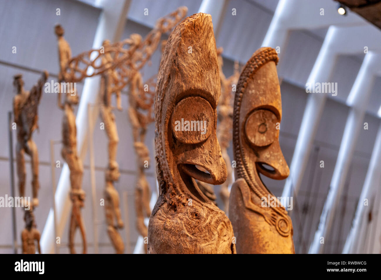 Wooden scupltures hi-res stock photography and images - Alamy