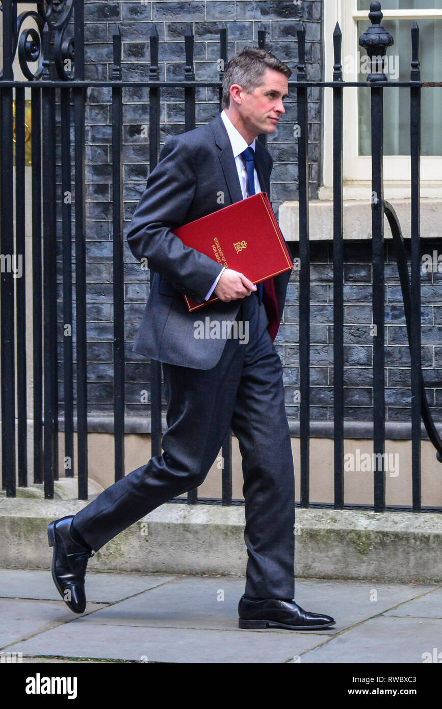 2019 gavin williamson cbe mp hi-res stock photography and images - Alamy