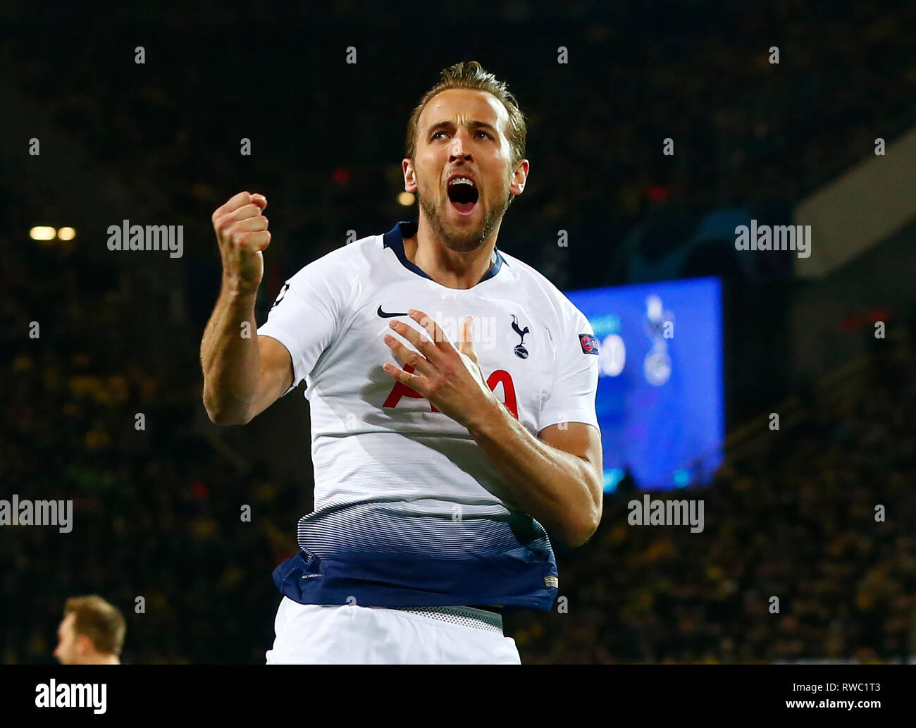 Harry kane tottenham celebrate hi-res stock photography and images - Alamy