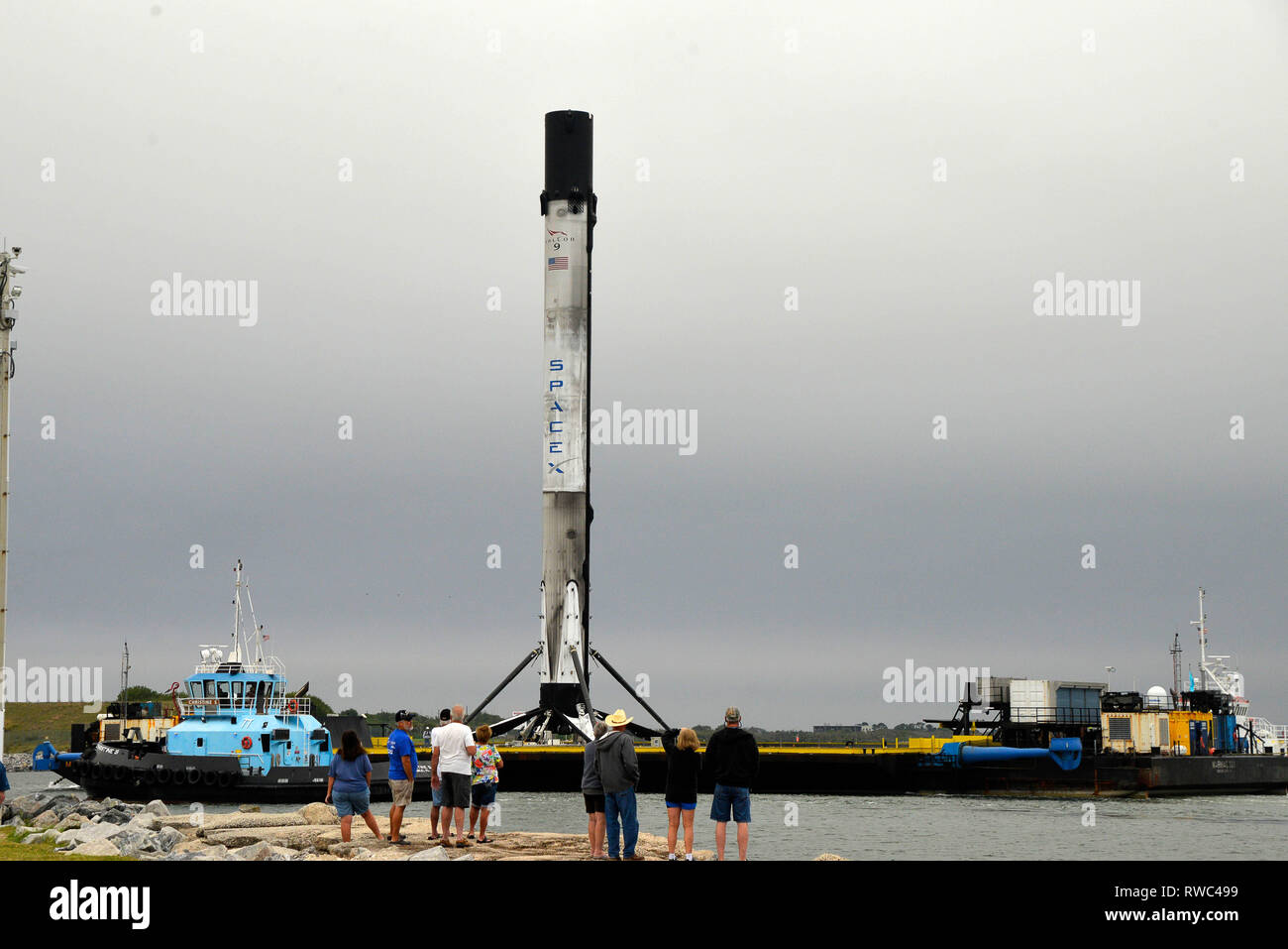Spacex booster landing 2019 hi-res stock photography and images - Alamy