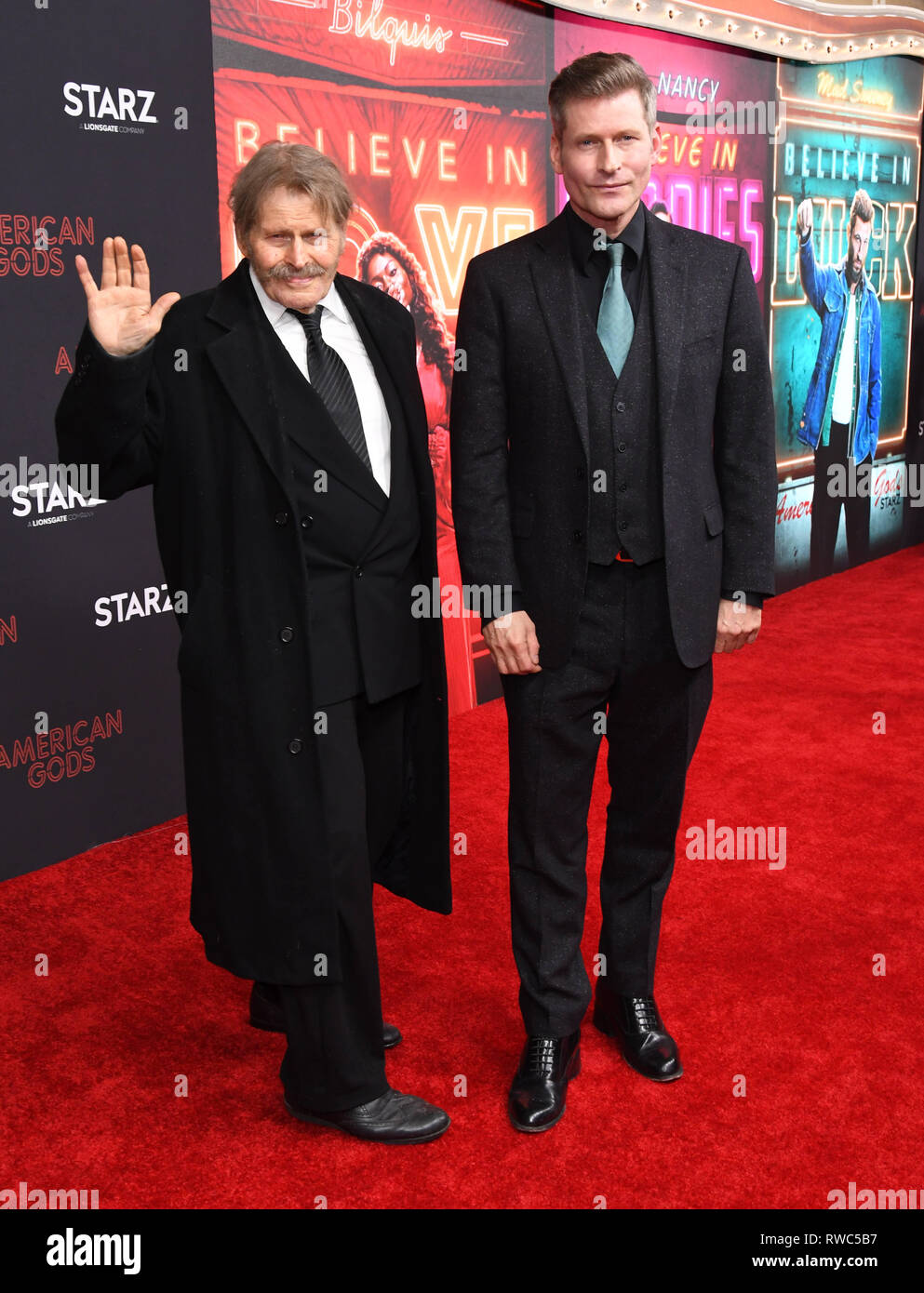 Bruce glover hi-res stock photography and images - Alamy