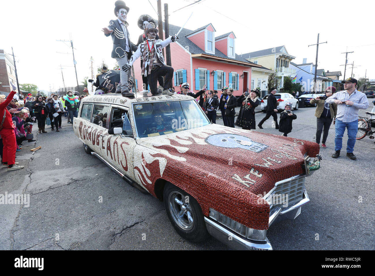New orleans jazz funeral procession hi-res stock photography and images ...