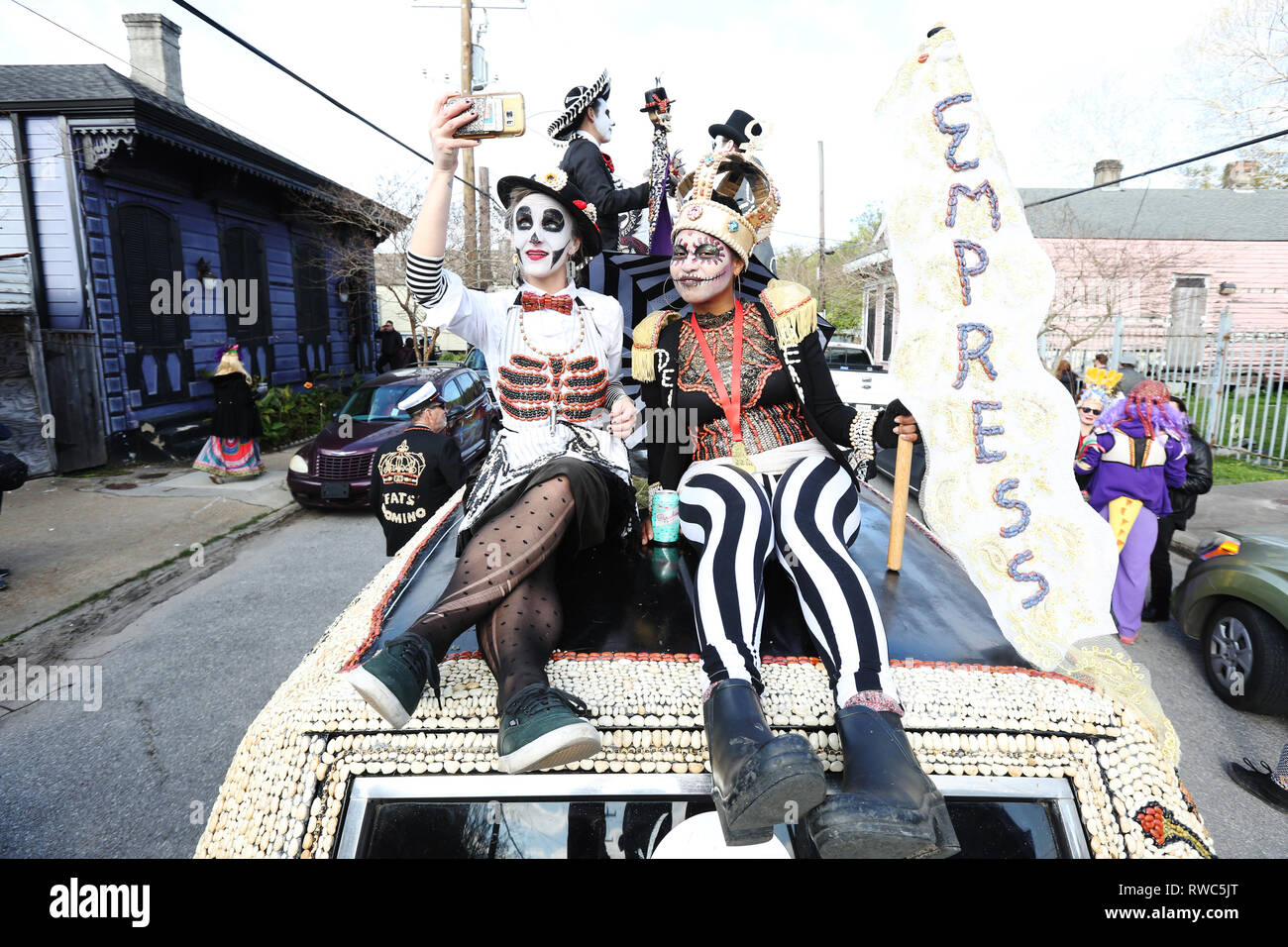New orleans jazz funeral procession hi-res stock photography and images ...