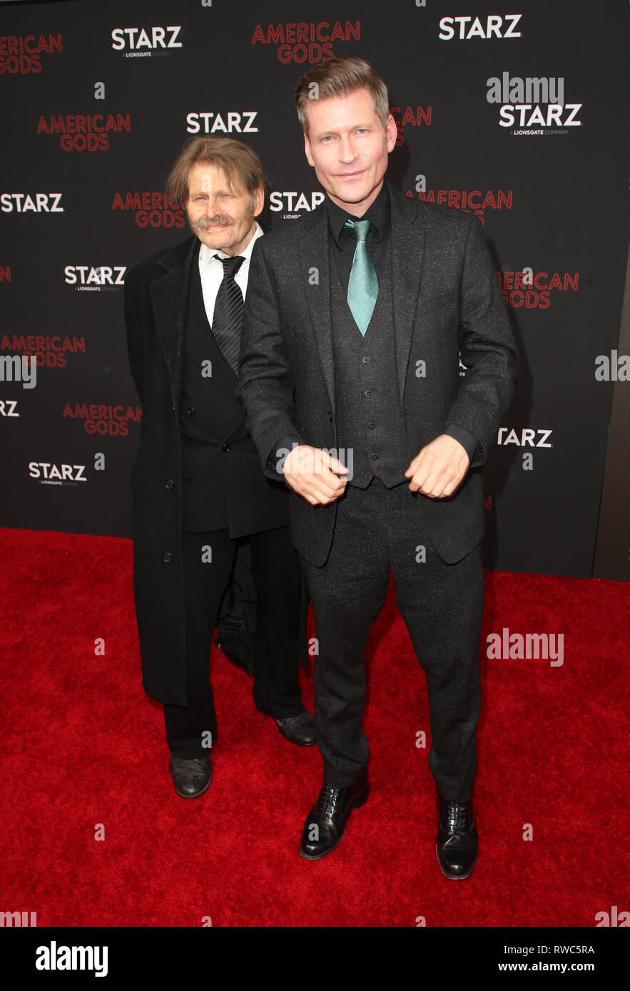 Bruce glover hi-res stock photography and images - Alamy