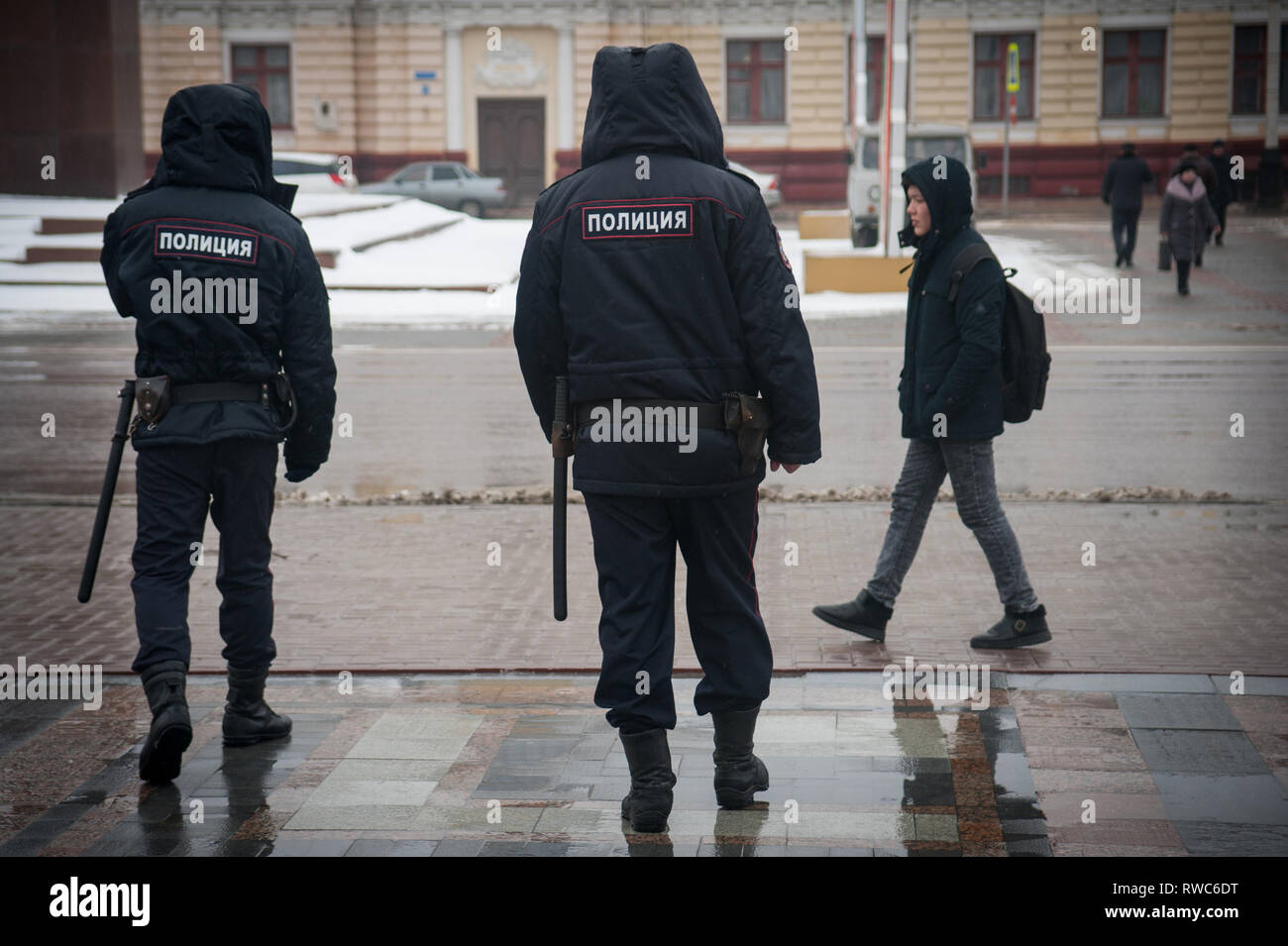 Tambov, Tambov region, Russia. 6th Mar, 2019. Russian police patrol the ...