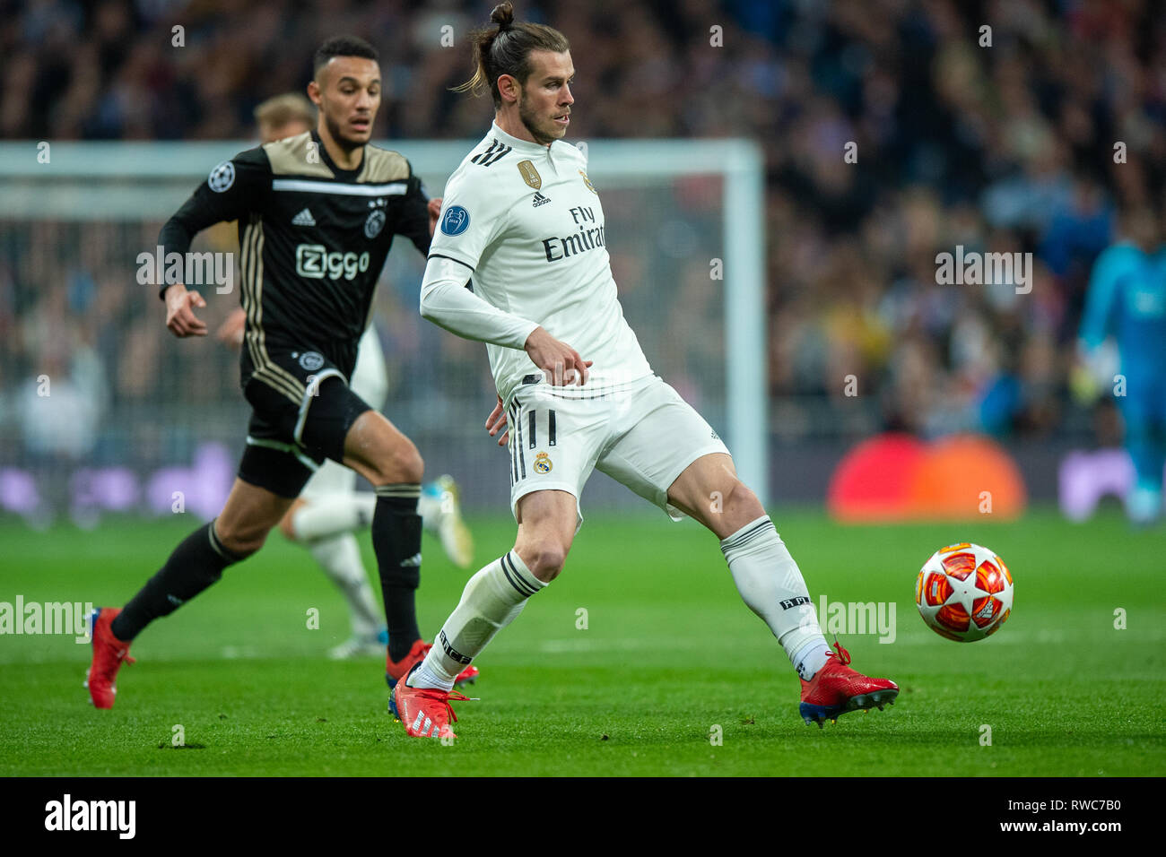 Real madrid bal hi-res stock photography and images - Alamy