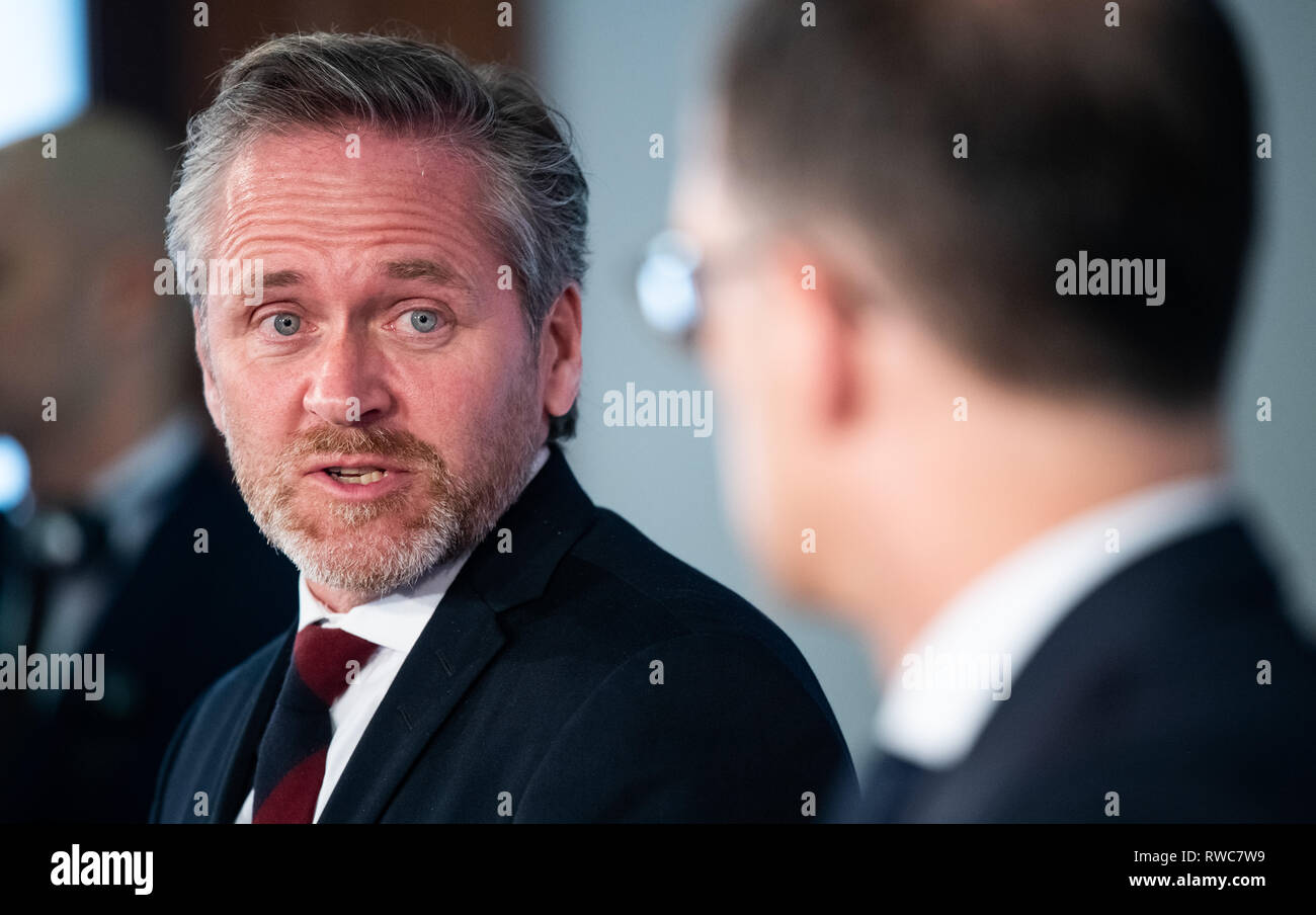 Berlin, Germany. 06th Mar, 2019. Heiko Maas (r, SPD), Foreign Minister ...