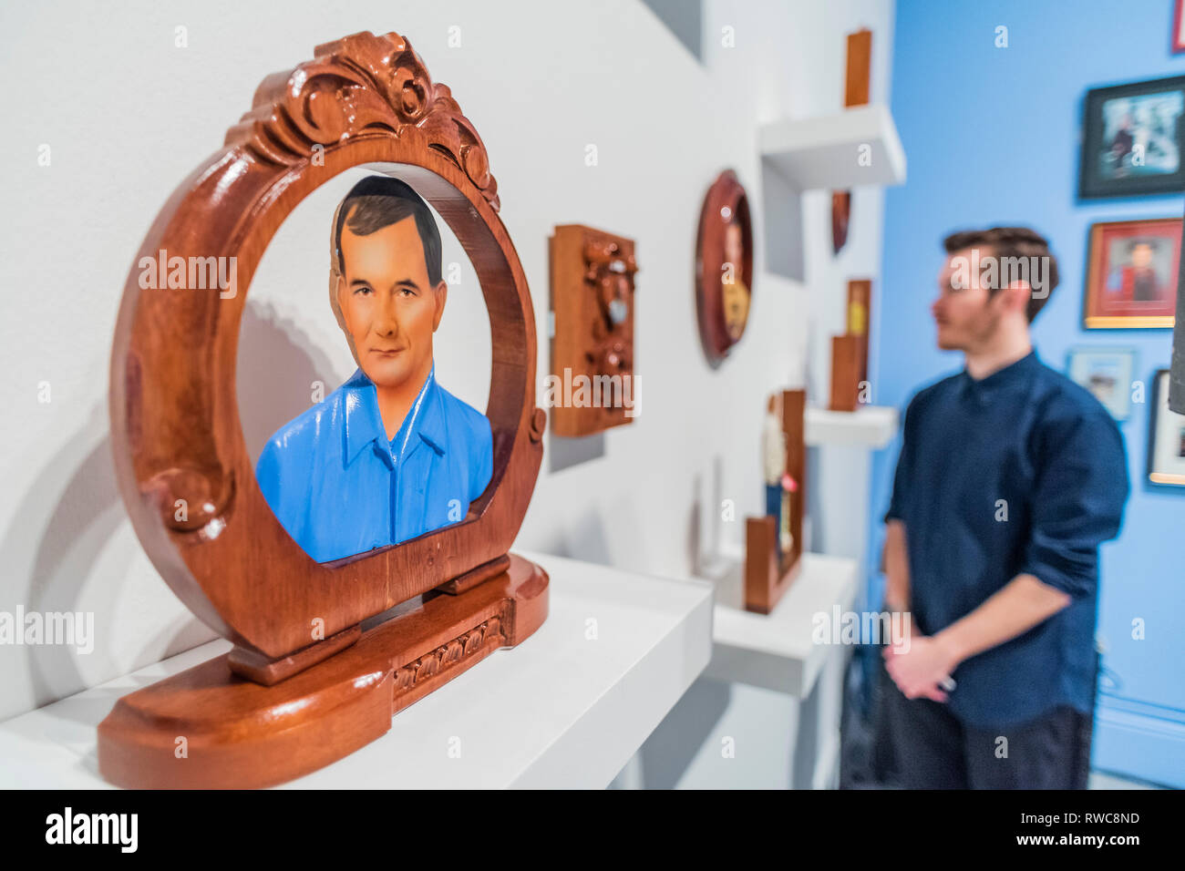 Only human: photographs by martin parr hi-res stock photography and ...