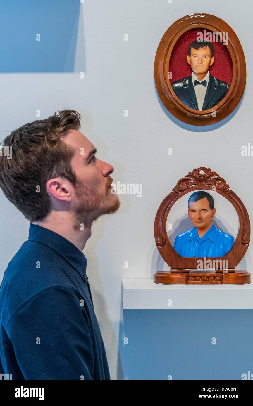 Only human: photographs by martin parr hi-res stock photography and ...