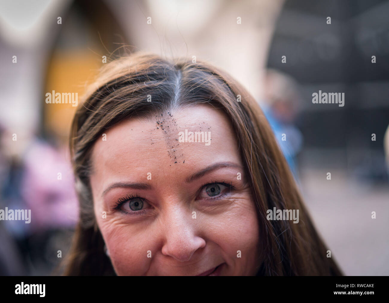 Ash cross on forehead hi-res stock photography and images - Alamy