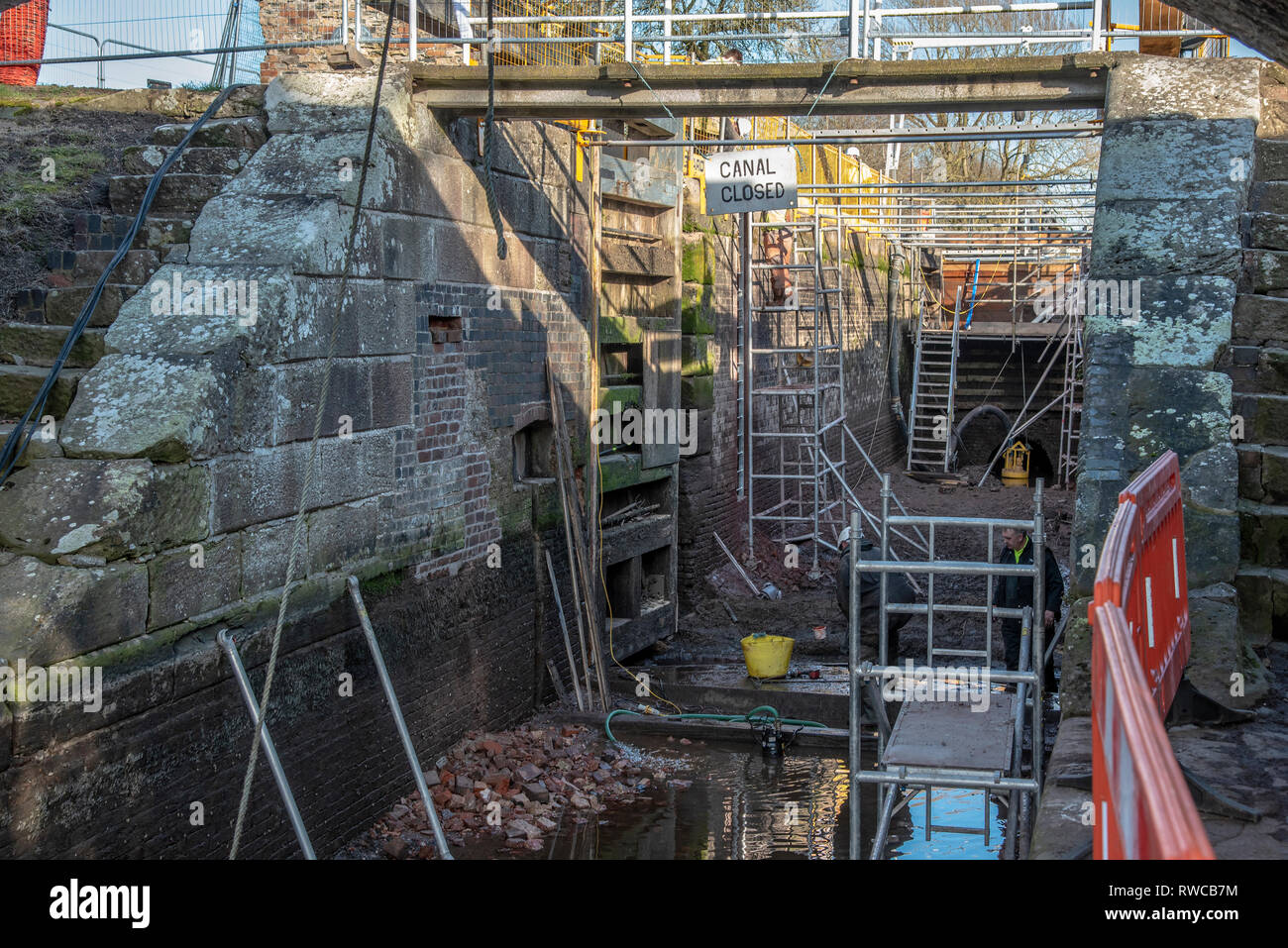 Beeston lock hi-res stock photography and images - Alamy