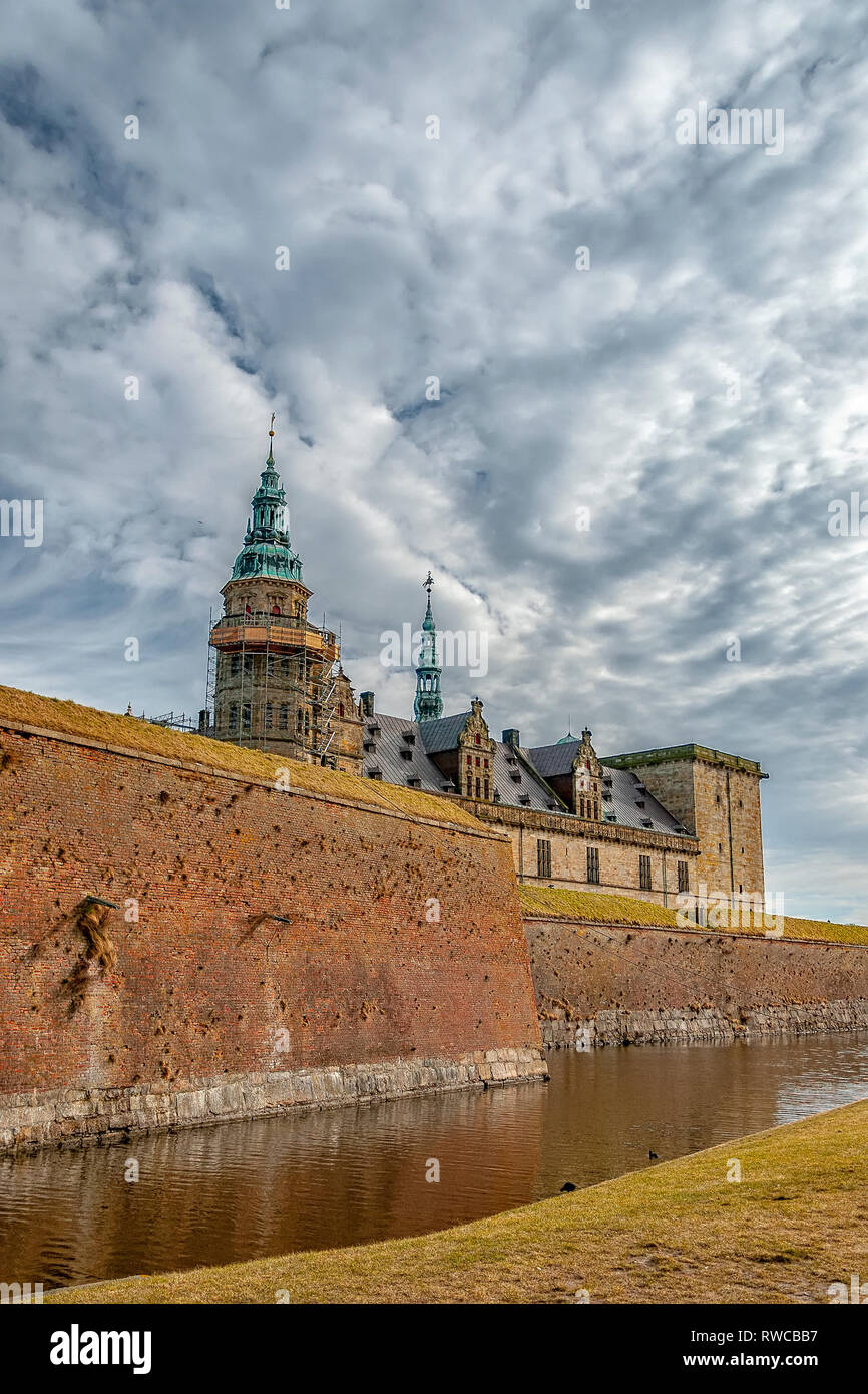 William shakespeare monument kronborg castle hi-res stock photography ...