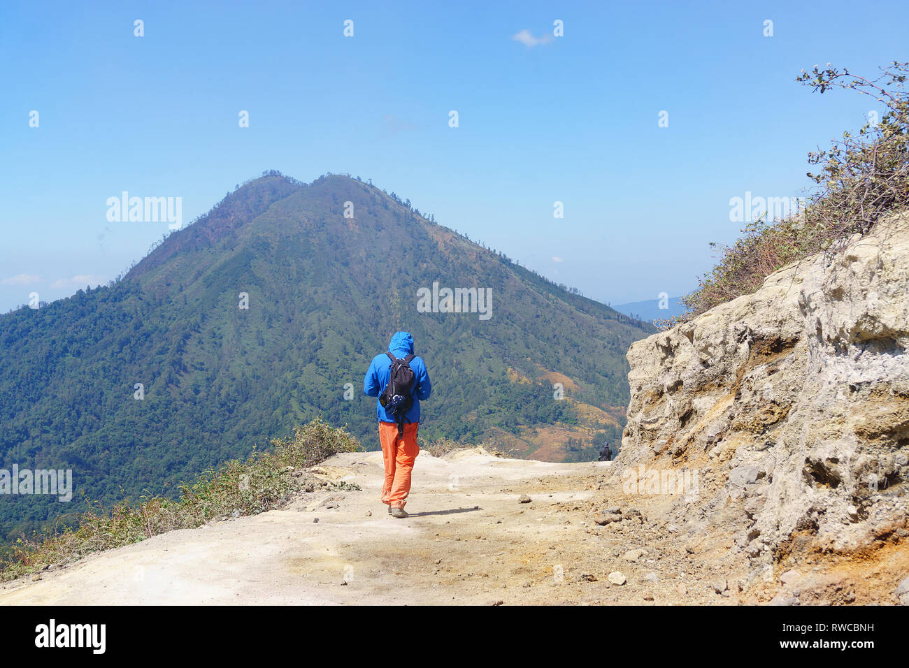Dusty trail hi-res stock photography and images - Alamy