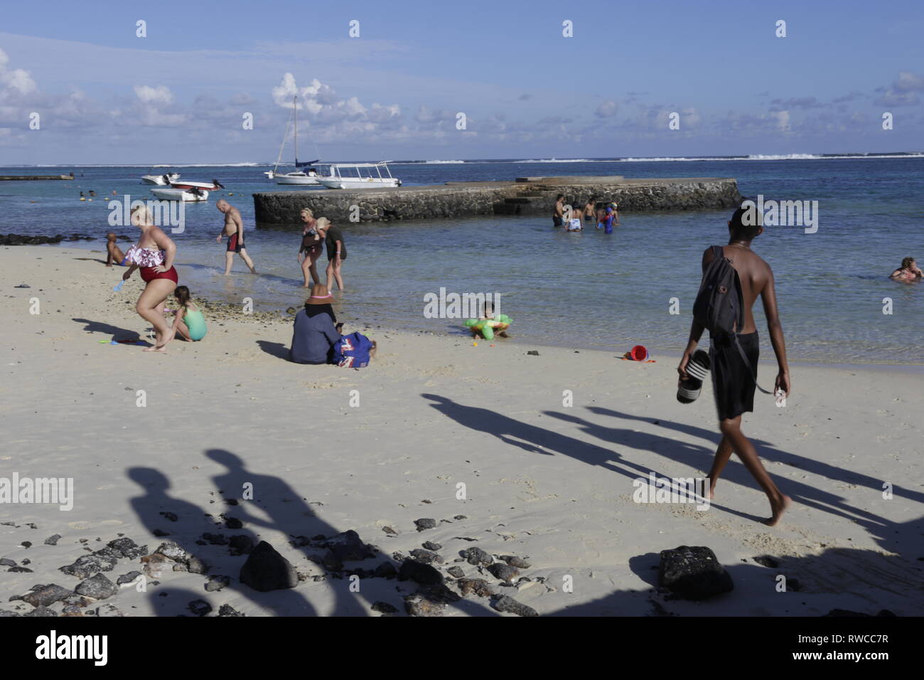 Glass bottom boat mauritius hi-res stock photography and images - Alamy