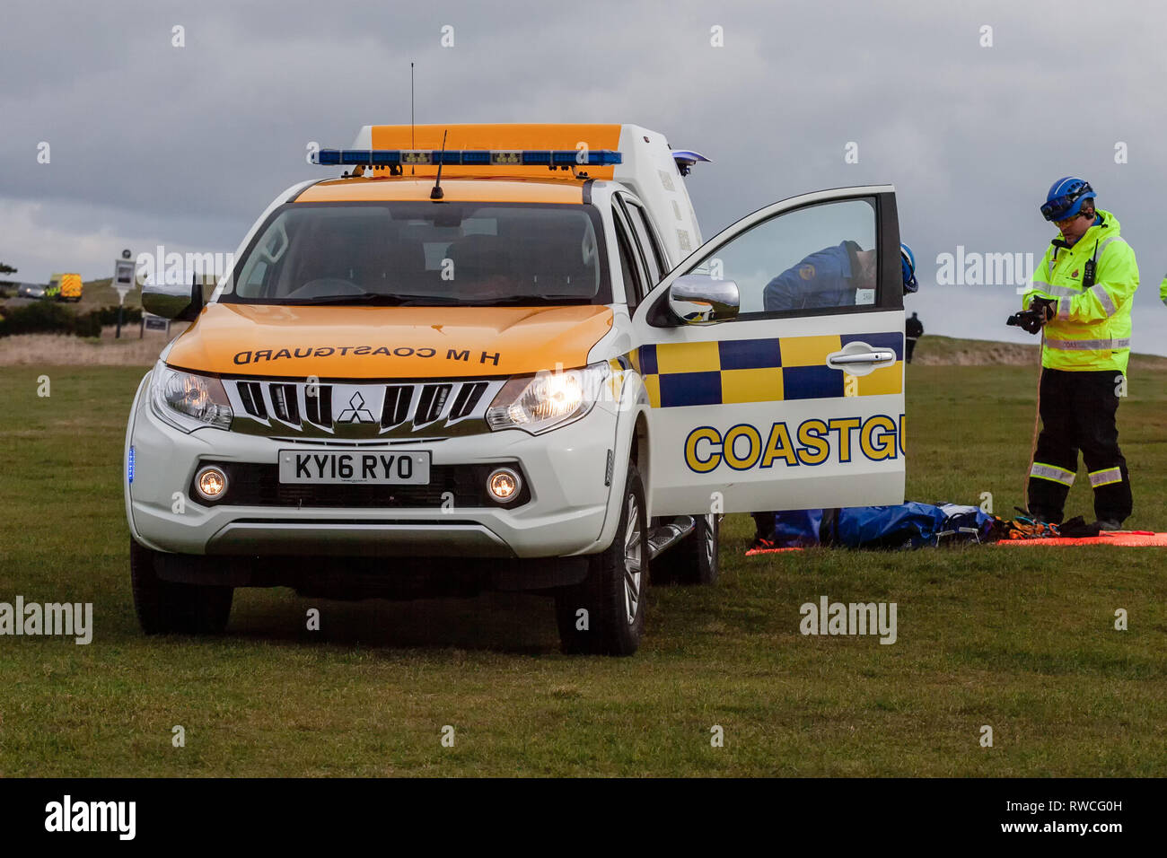 Coastguard emergency service hi-res stock photography and images - Alamy
