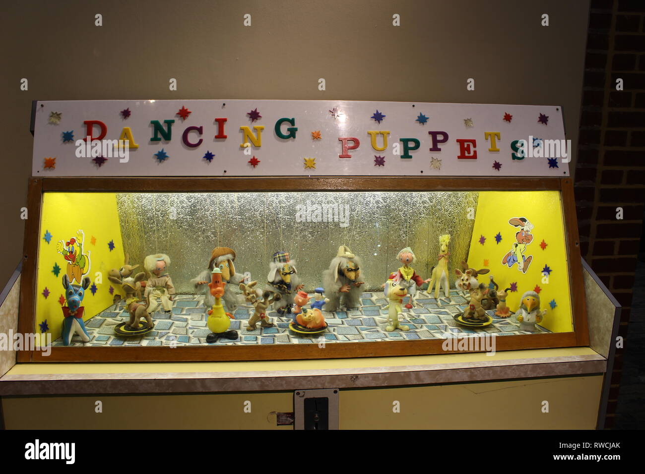 Vintage dancing puppets miniature show Stock Photo - Alamy