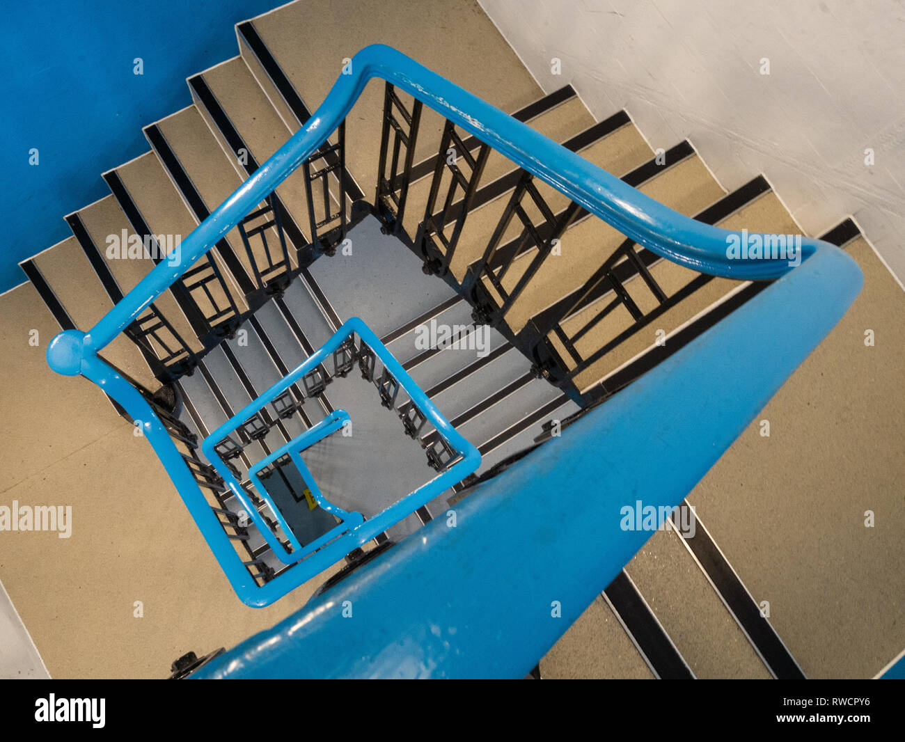 Square with stairs hi-res stock photography and images - Alamy