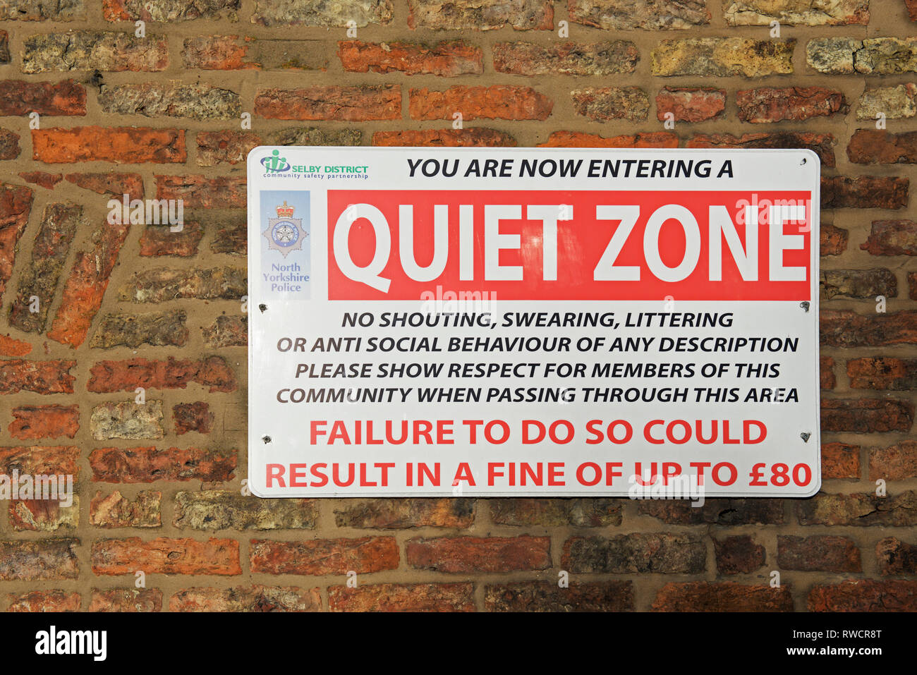 Quiet zone sign in hi-res stock photography and images - Alamy