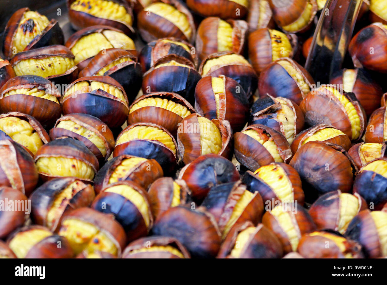 Bunch of Roasted Chestnuts Maroons Cut Open Stock Photo - Alamy