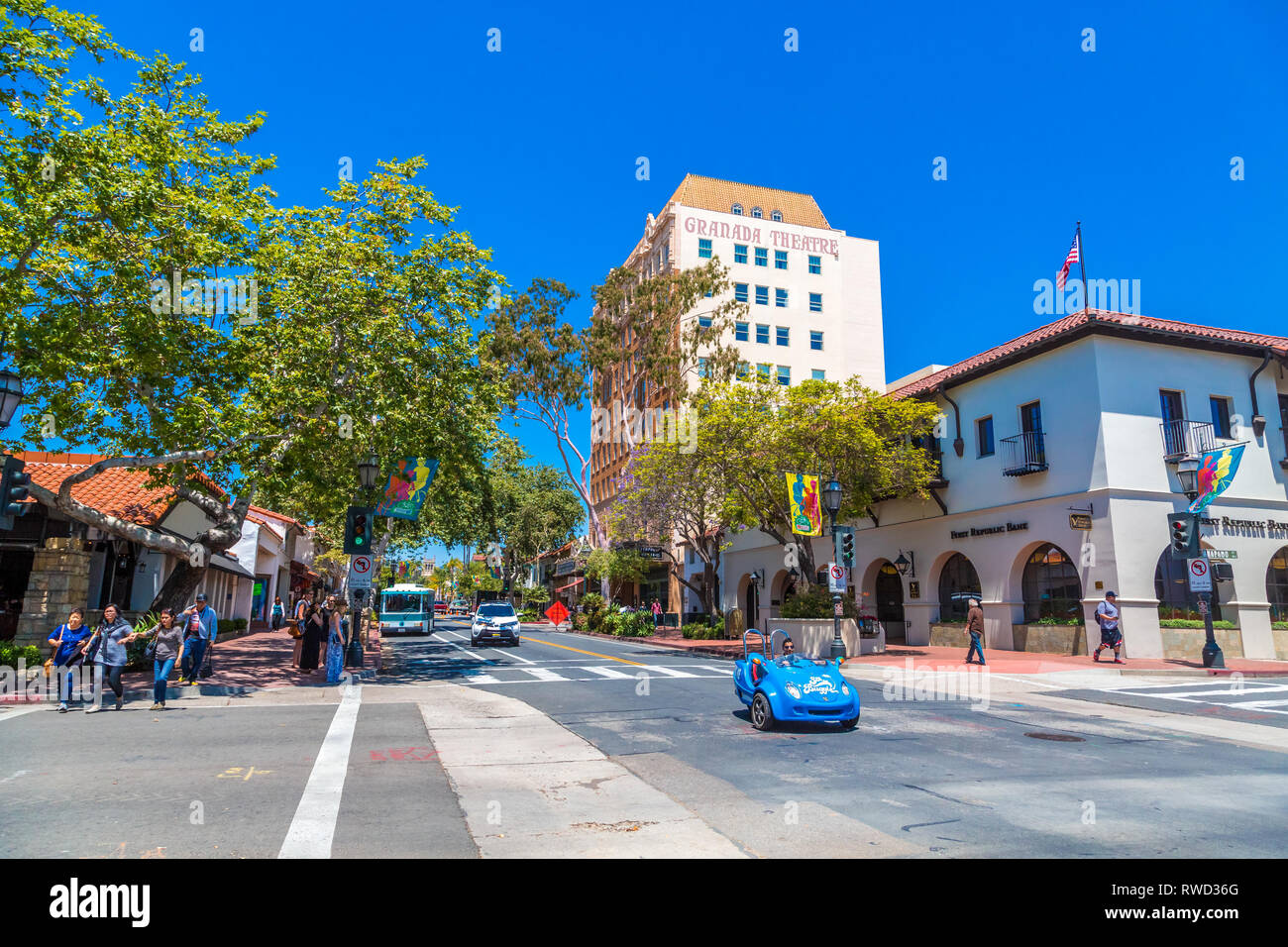 State street in santa barbara hi-res stock photography and images - Alamy