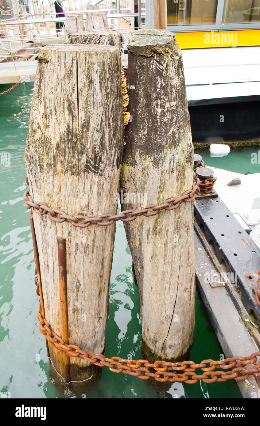 Pile Mooring High Resolution Stock Photography and Images - Alamy