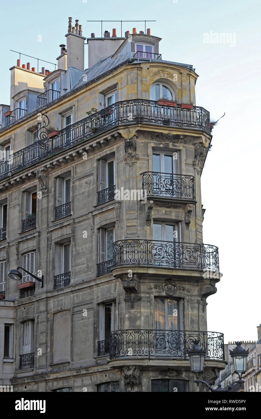 Traditional Corner Building at Pigalle in Paris France Stock Photo - Alamy
