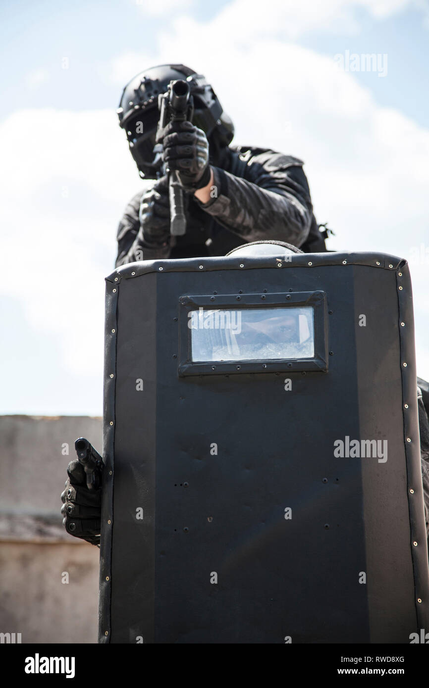 American law enforcement safety gear hi-res stock photography and ...