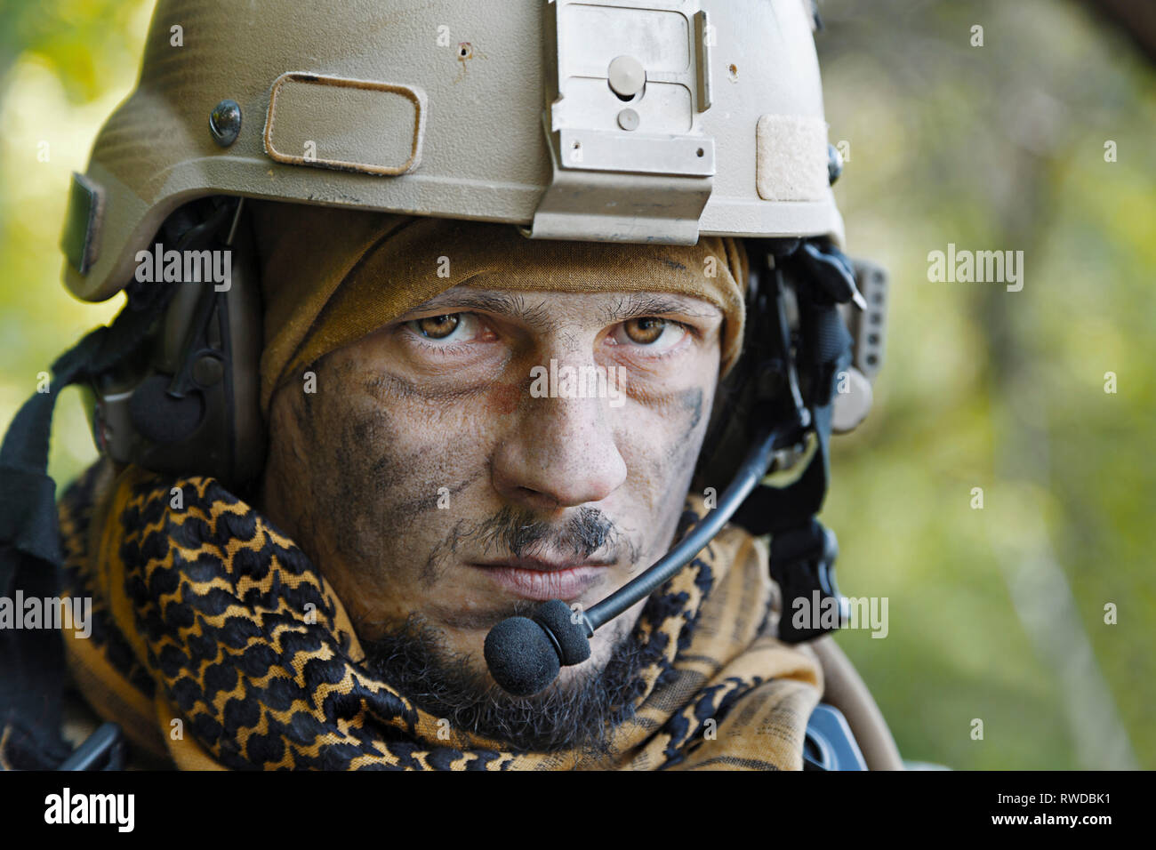Green Berets U.S. Army Special Forces Group soldier with headset Stock ...