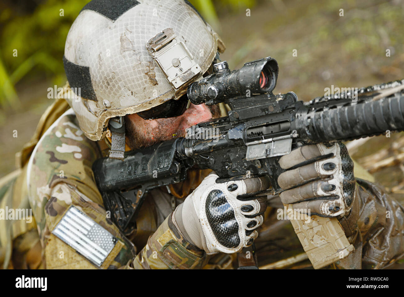 Green Berets U.S. Army Special Forces Group soldier in action Stock ...