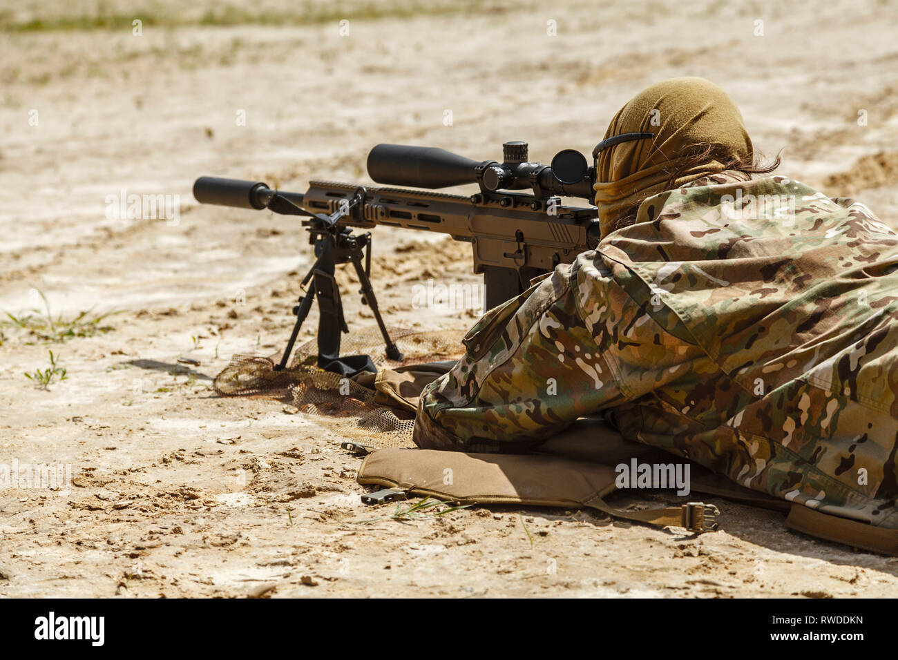 Desert gun shooting hi-res stock photography and images - Alamy