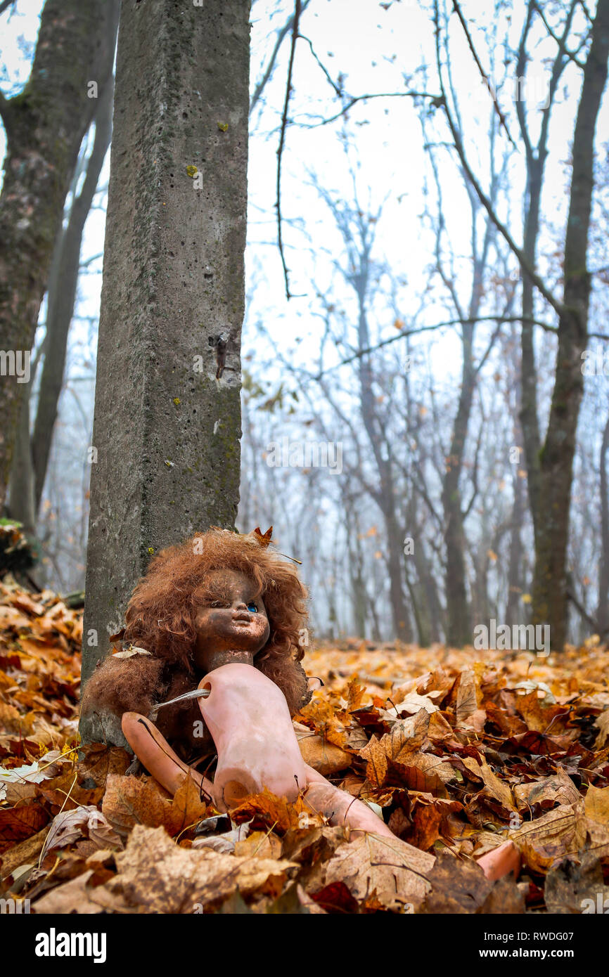 Creepy doll hi-res stock photography and images - Alamy