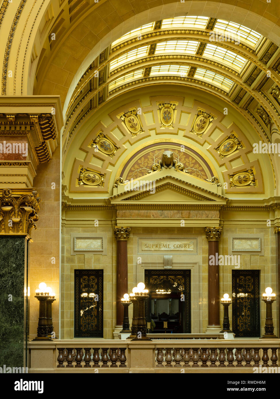 Filigree balustrade hi-res stock photography and images - Alamy