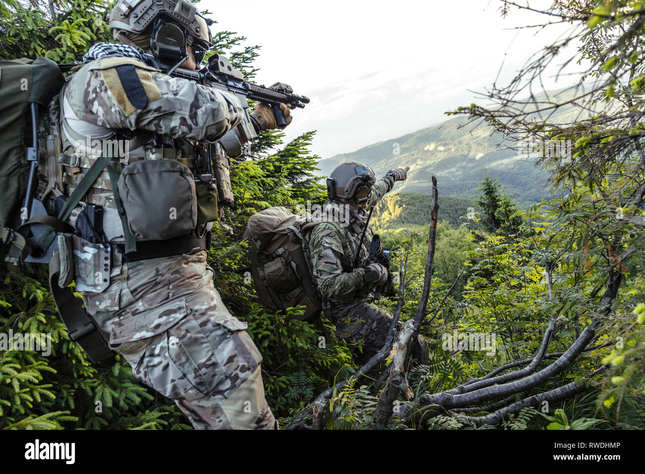 United States Army rangers in the mountains Stock Photo - Alamy