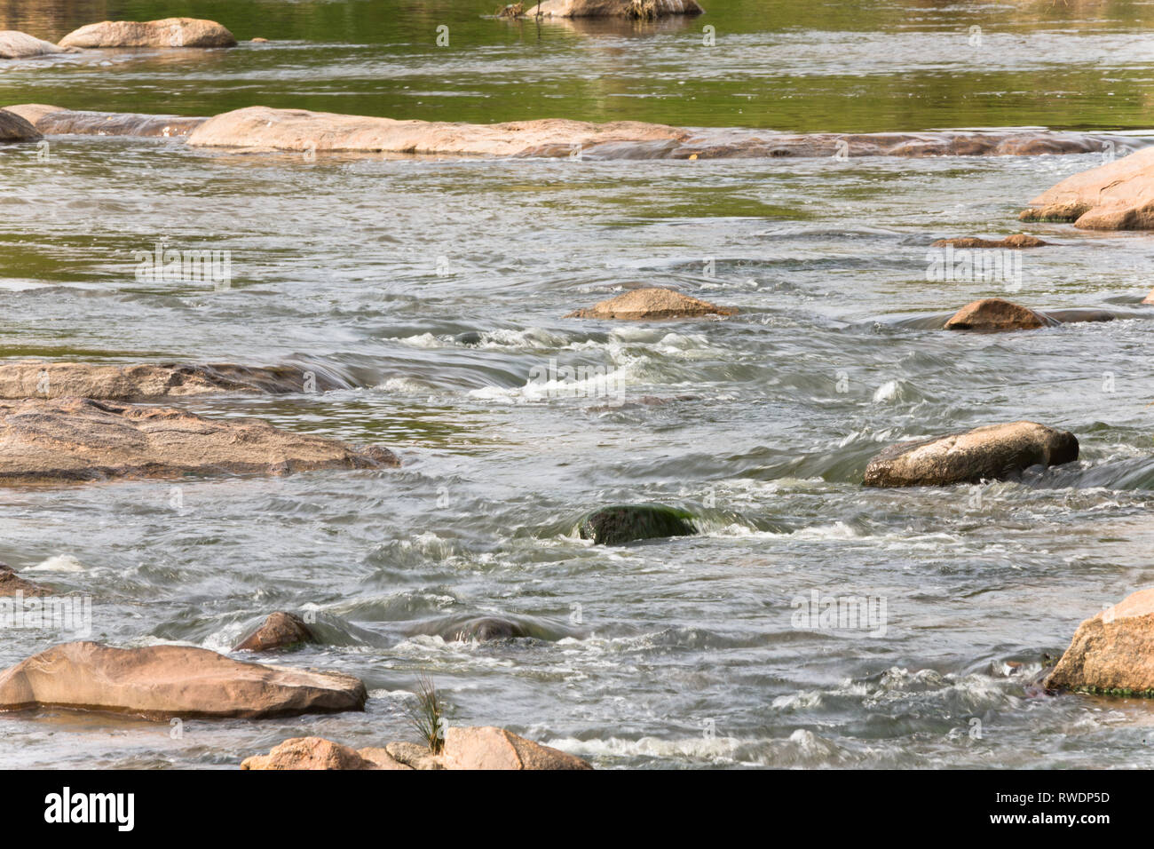 Wallpaper flowing water hi-res stock photography and images - Alamy