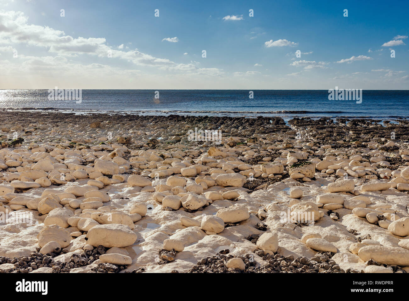 Very calm beach hi-res stock photography and images - Alamy