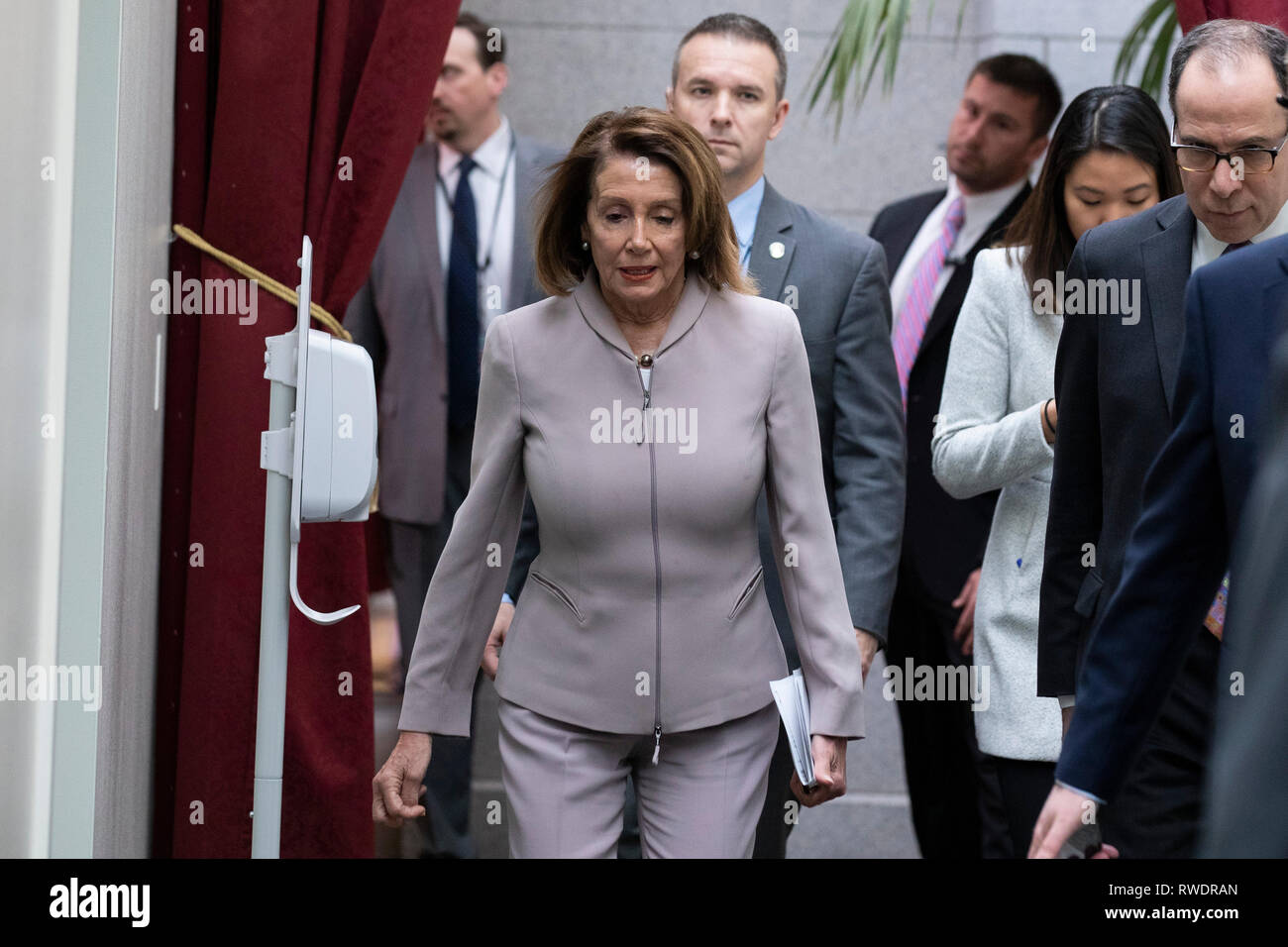 Nancy pelosi house hi-res stock photography and images - Alamy