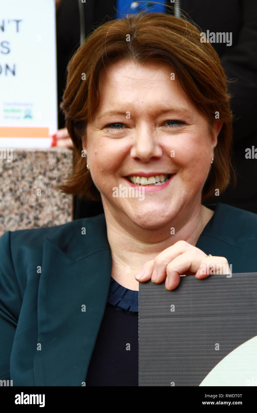 Women members of parliament uk hi-res stock photography and images - Alamy